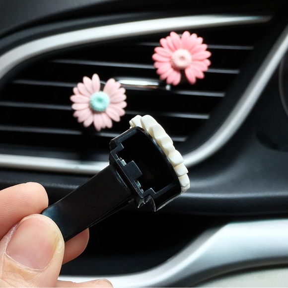 Other | Nwt 2 Pcs Daisy Flower Air Vent Clip Car Air Freshener | Poshmark